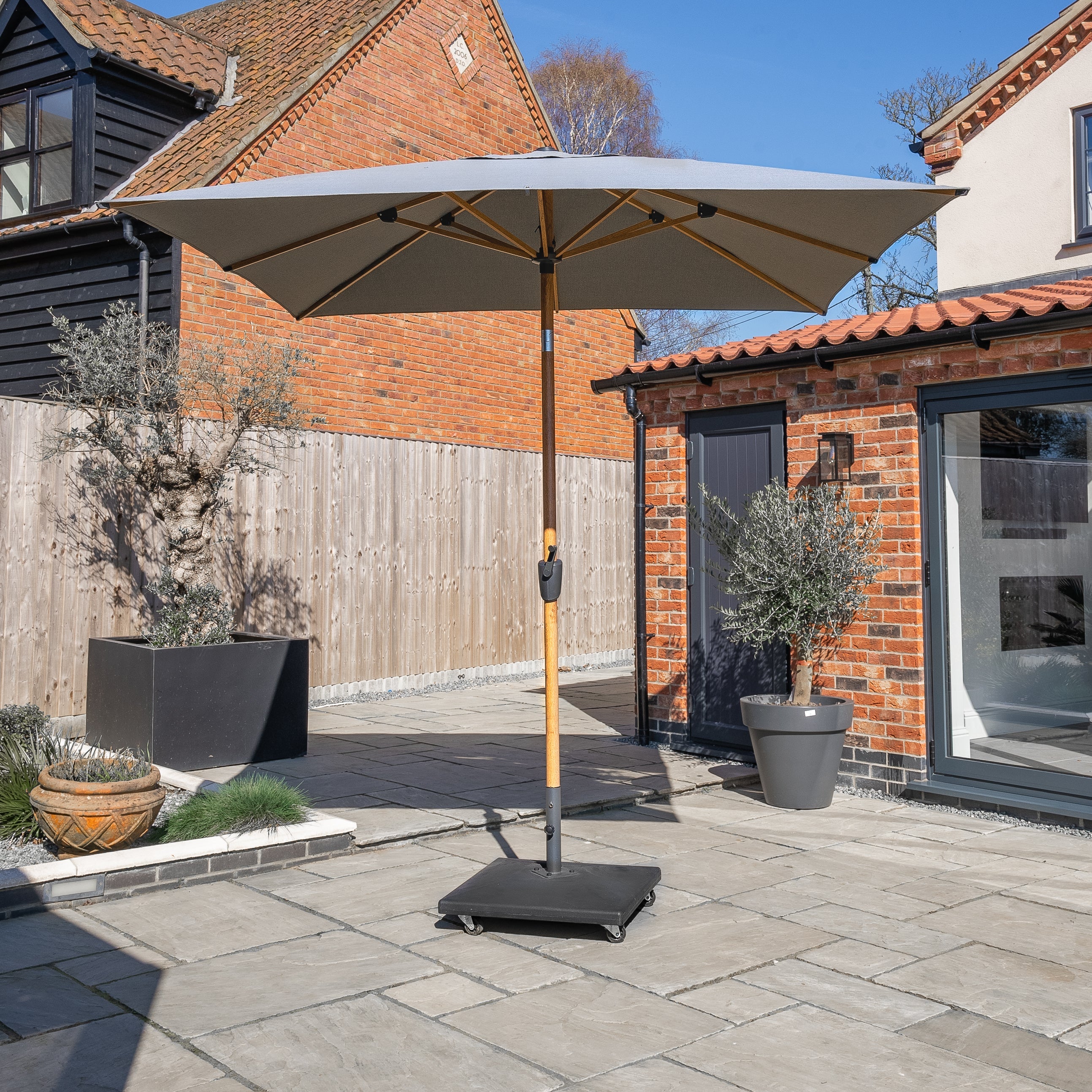 Royce - Premium 2.5m Square LED Parasol with Novasun™ Smoke Grey Canop ...